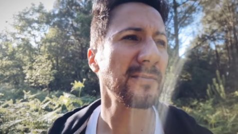 Stephen se confie avec la vidéo de Tu Me Manques - Agoravox TV